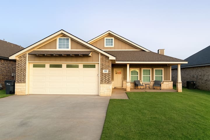 Lubbock Legends House - Lubbock, TX