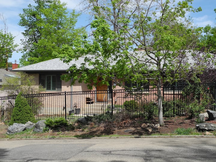 Charming 3 Bed/2 Bath Ranch Style House - Boulder, CO
