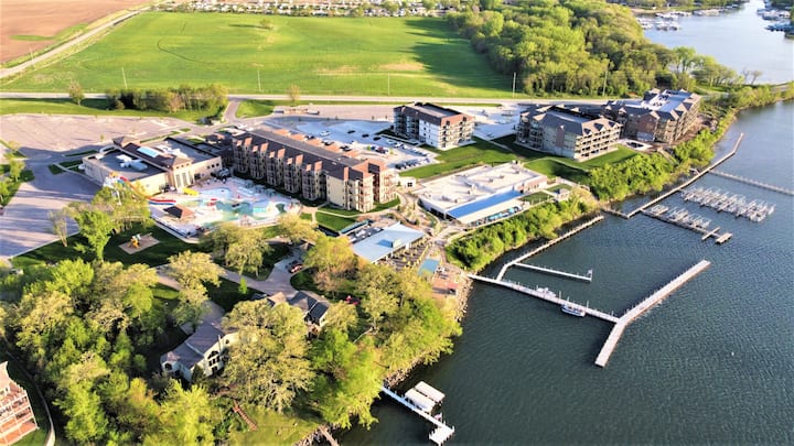 Okoboji Wave House + 6 Waterpark Passes - Spirit Lake, IA