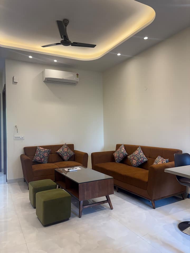 Little Haven 2 -Luxe Apt With Lift - New Delhi