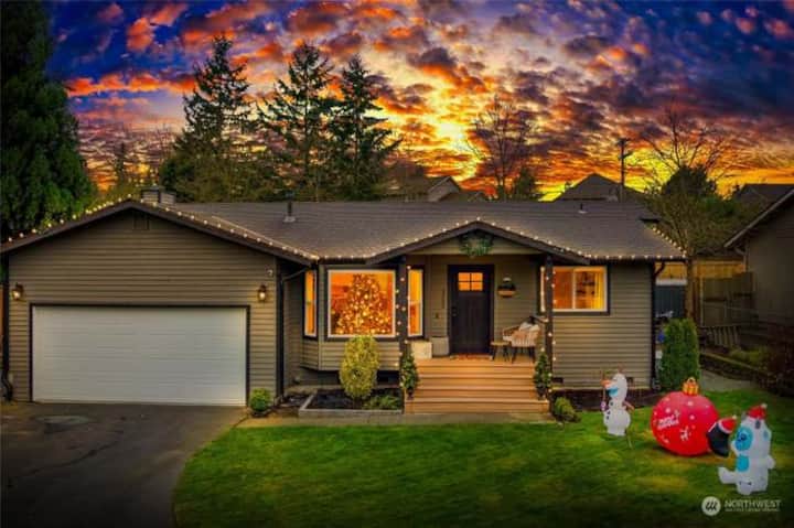Golden Hour Family Haven – 2br With Large Yard - 에버렛