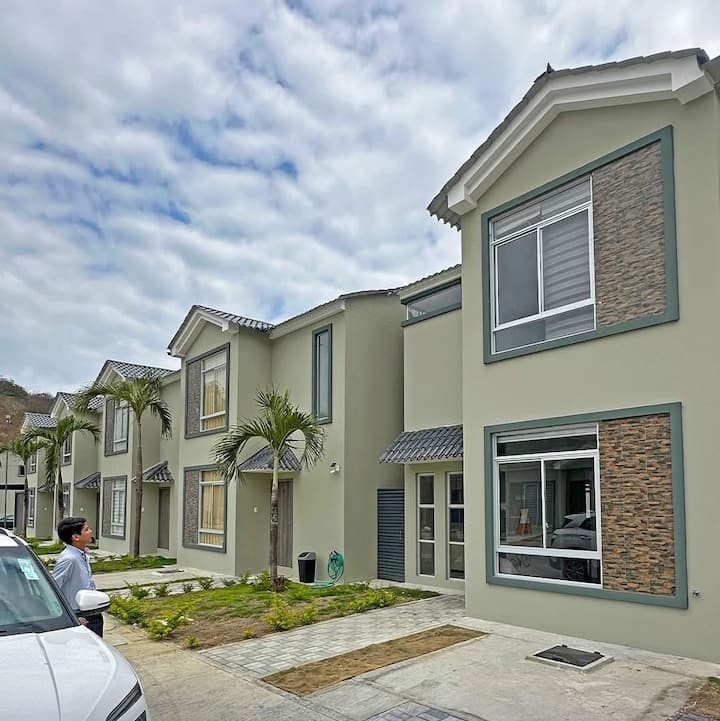 Casa Segura En Portoviejo - Portoviejo