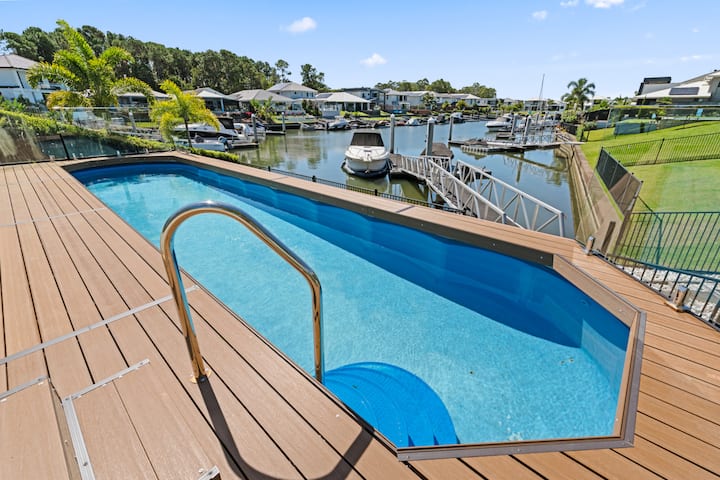 Luxury Villa With Private Pontoon | Pool & Cinema - Jacobs Well