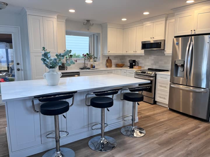 Spacious Kingly Location In Tudor Estates - Lethbridge