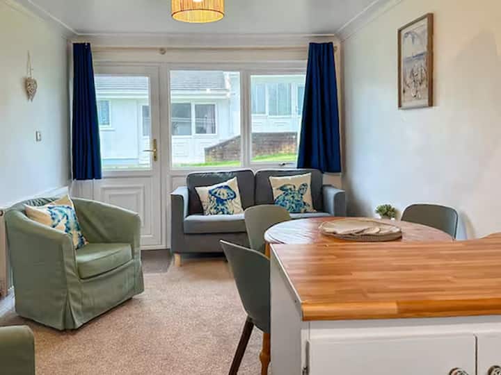 Chalet 12 - Coastlands Holiday Park - Freshwater East