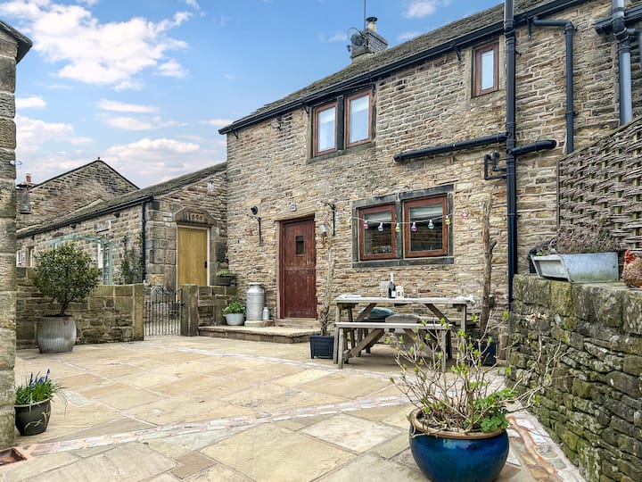 The Owd House - Glossop
