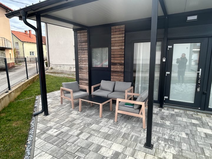 Tiny Homes ŠMarna | Double Bed + Bunk Bed - Ljubljana