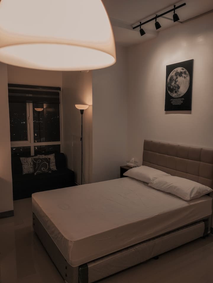 D'space Cozy Studio W/ City View - Quezon City