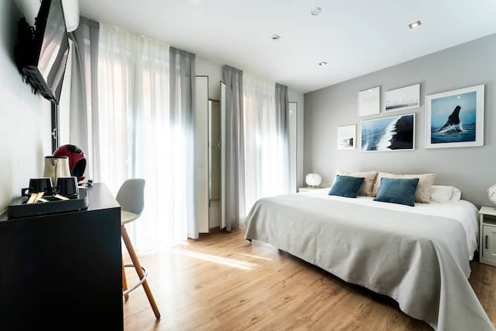 Habitación Con Cama Grande Y Balcón - Zamora