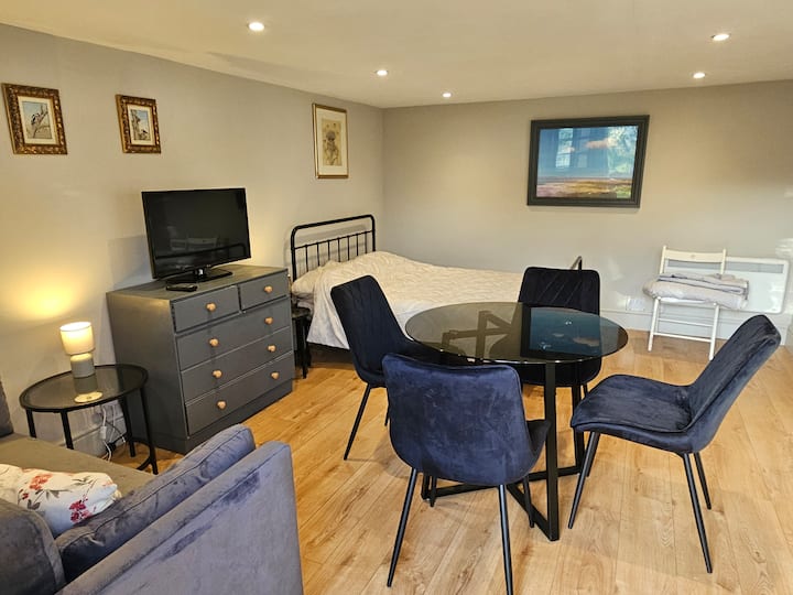 Rural Cabin With Gorgeous Views - Bromsgrove