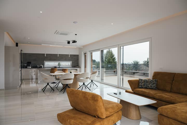 Deluxe Three-bedroom Apartment Viva With Terrace - Maribor