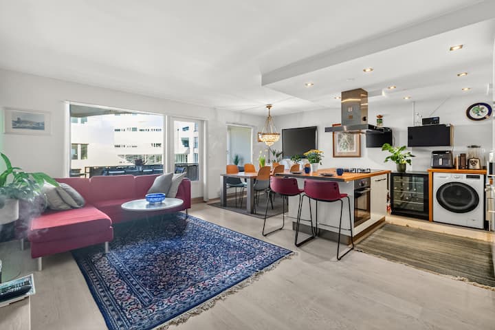 Spacious 2br Apt W/2 Baths & Balcony At Majorstuen - Oslo