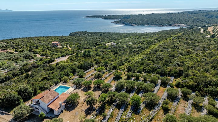 House Pelegrin With Pool By Villas Guide - Vela Luka