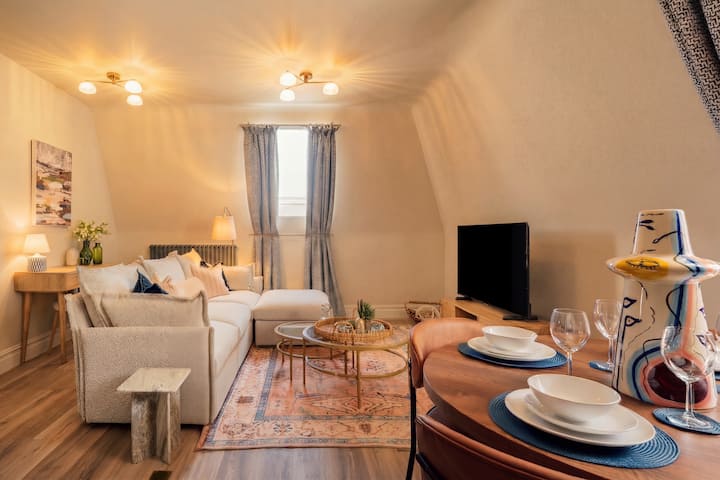 Stunning Central Apartment With Sky Light Views - Harrogate