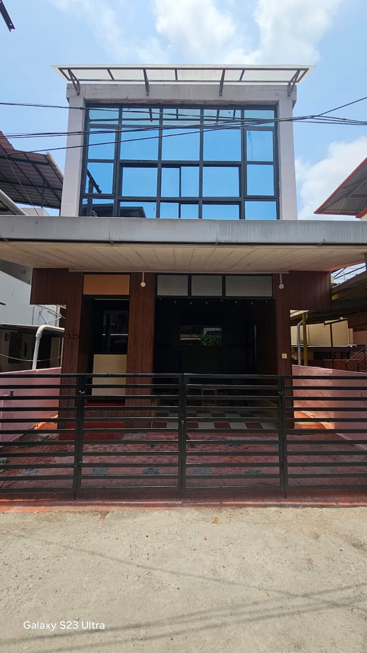 City Stay At Affordable Cost - Nedumangad