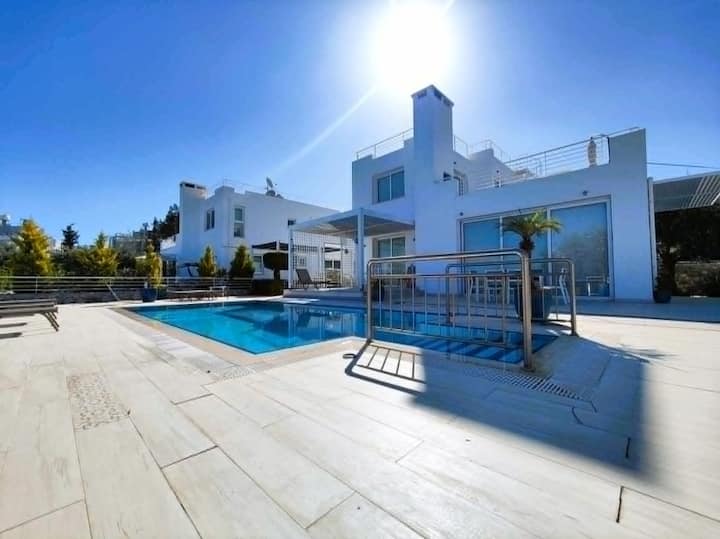 Villa à 4 Lits · Piscine Privée Et Vue Sur L'océan - Cyprus