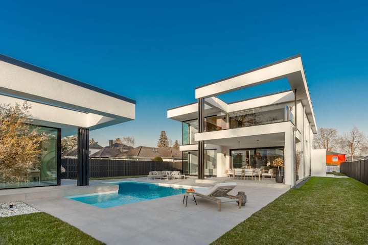 Luxury Villa Near Berlin | Pool, Sauna, 30min City - Berlín