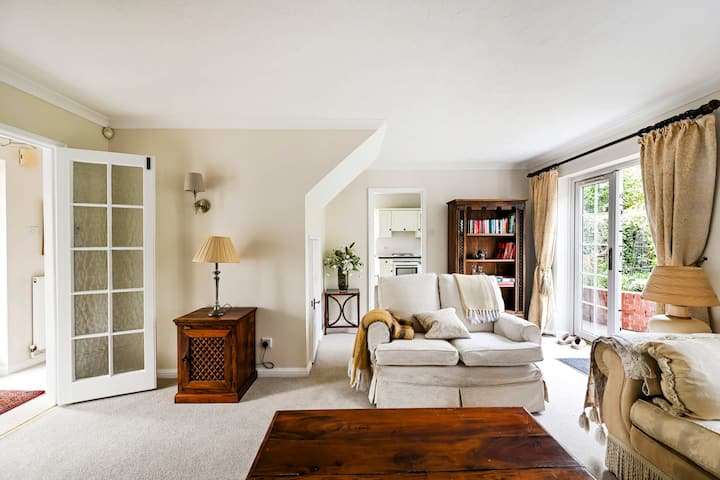 Large 4br Windsor Home | Cozy Getaway | Sleeps 8 - Slough