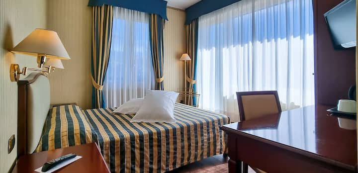 Camera Economy Con Letto Francese E Vasca Idro - Garda