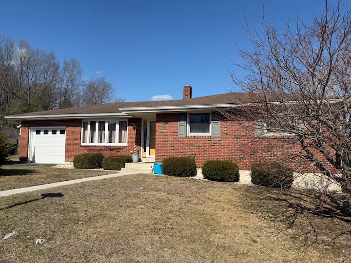 Cozy Mountain View Close To Pottsville. - Pottsville, PA