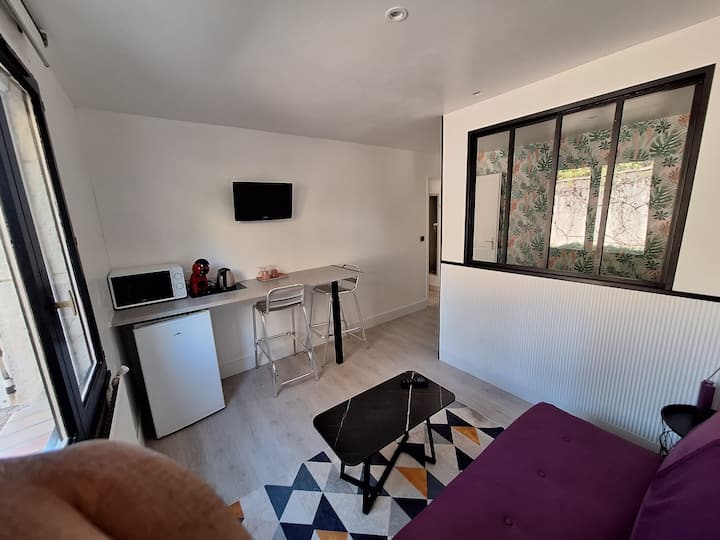 Studio 2 Personnes Douche Et Toilettes Séparées - Nîmes