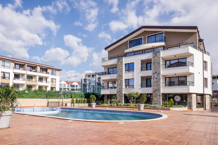 Apart Lux View - Pool - Burgas