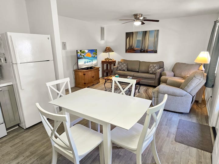 Pet Friendly 2 Bedroom Condo 3 Blocks From Beach! - Fenwick Island, DE