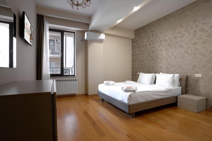 Keygo Aparts #0233 - Key To The Center Of Yerevan. - Yerevan