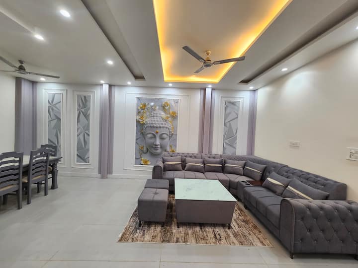 The Buddha House - Terrace & Dining Mountain Views - Rishikesh