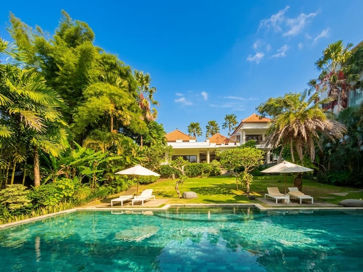 Rice Field View Villa 4 Br Near Pererenan Beach - Canggu