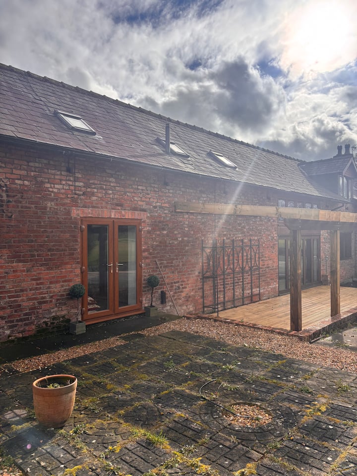 Barn Retreat Near Manchester Airport Sleeps 2. - Cheadle