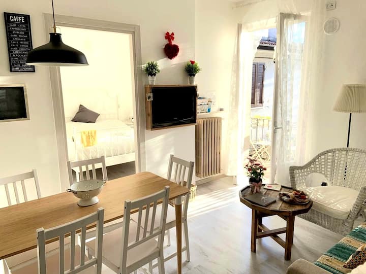 Trilocale Balcone Privato - Al Glicine Apartments - Lazise, VR