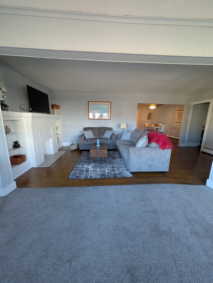 Lower Unit 3 Bed, 1 Bath, 31+ Day In N. Buffalo - Buffalo