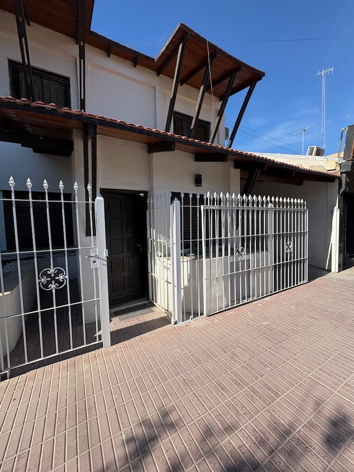 Departamento Hasta 4 Personas - Cinco Saltos