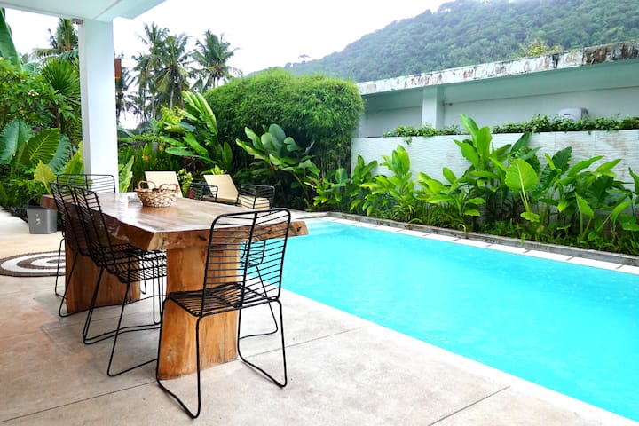 Wallace Hills | 2br Pool Villa In Tropical Hills - Australia
