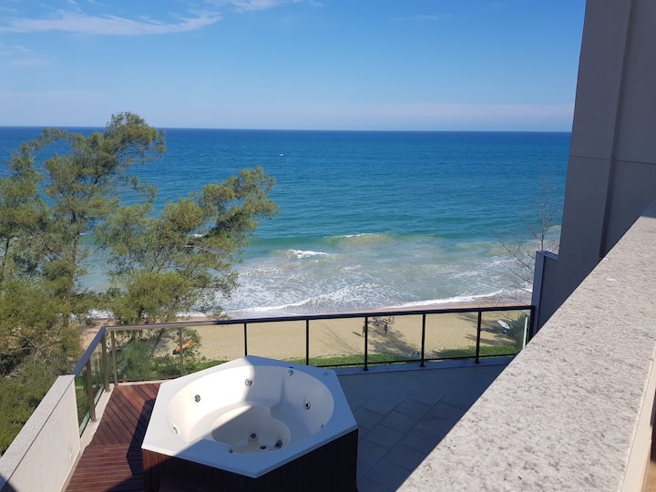 Apto De Frente à Praia Do Pecado Com Vista Pro Mar - Macaé