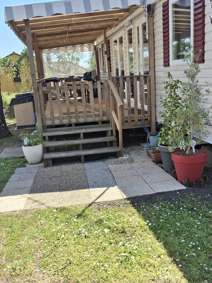 Mobil Home A Saint Julien En Born - Contis-Plage