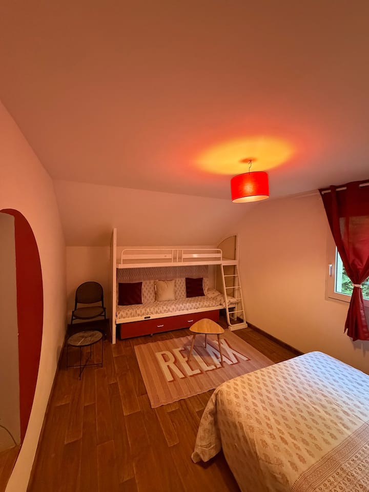 Gare Sncf | 8 Parkings Privé | Cœur De Bourges - Bourges