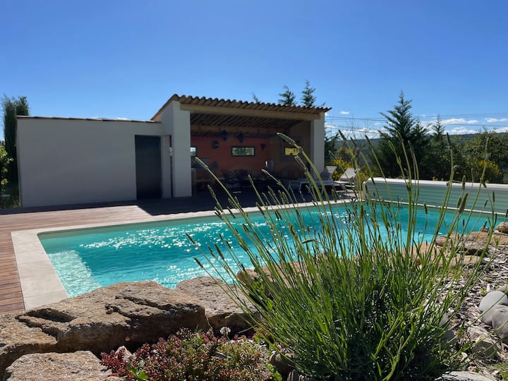 Au Calme-terrasse Privée Et Piscine Partagée - Château de Sauvan