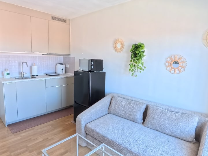Tivoli Suites 2 · King Size Bed, Terrace & Pool · - Torremolinos