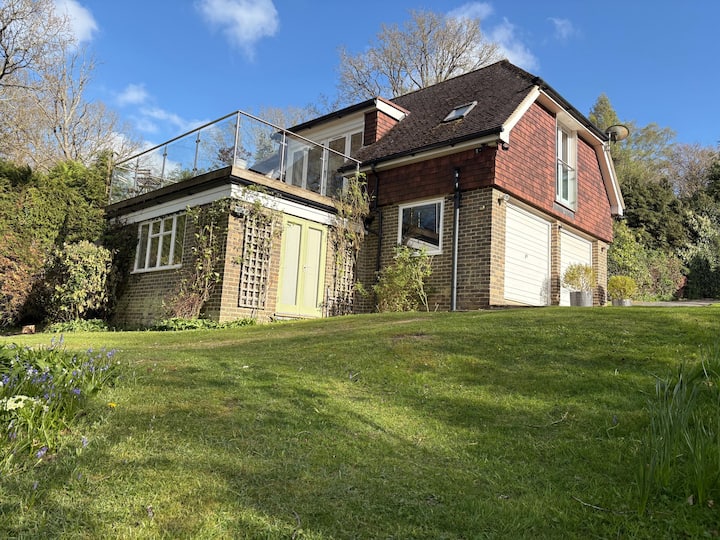 Idyllic Countryside Retreat With Stunning Views - Uckfield