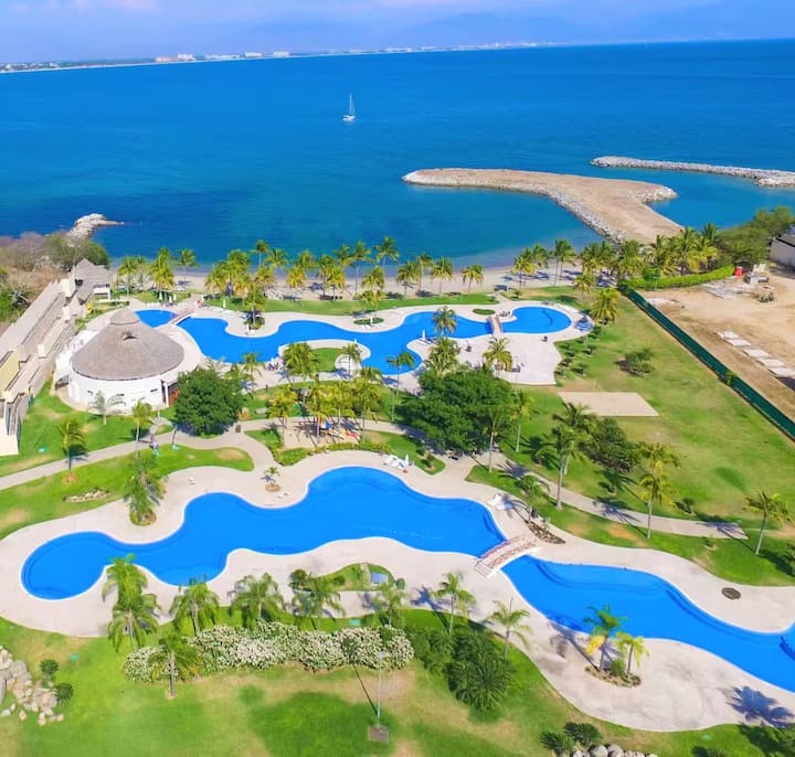 Residencia En Cruz De Huanacaxtle, México. - Bucerías