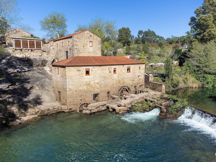 Moulin à Eau Centenaire Sur La Plage De La Rivière - Vila Nova de Cerveira