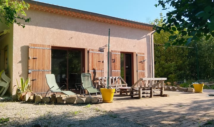 L'oasis, Dans Un Village Calme Et Chaleureux. - Balazuc