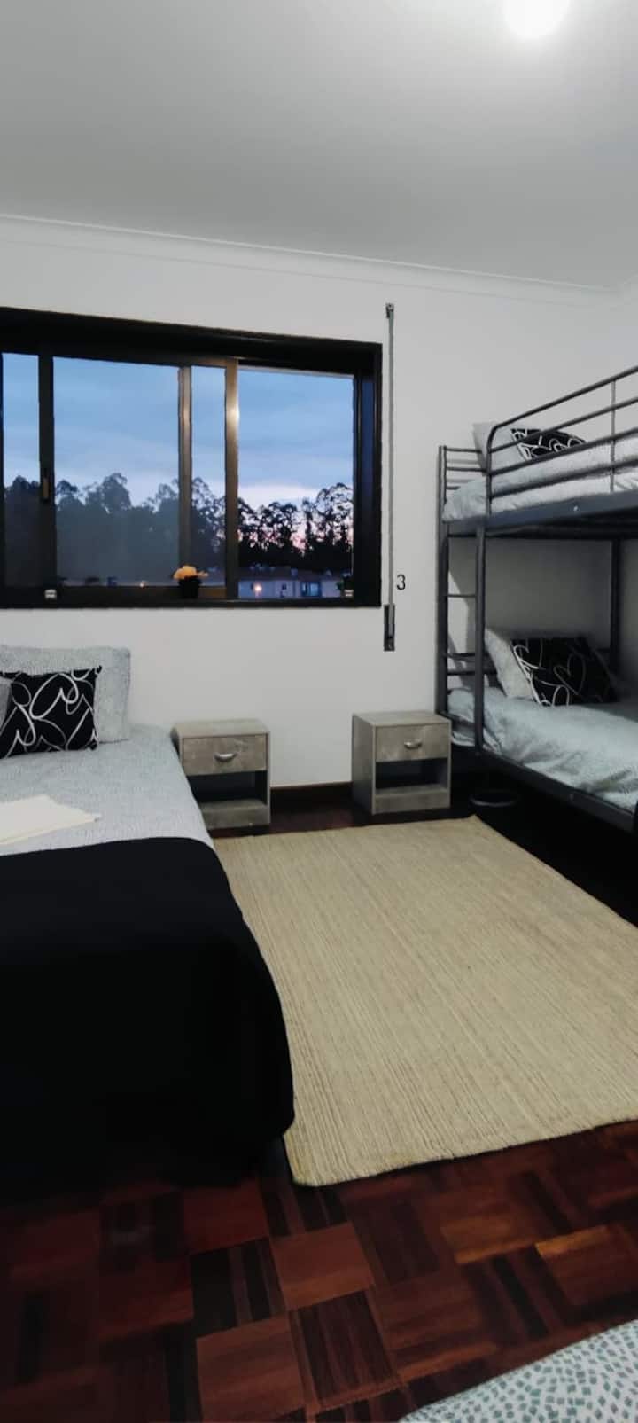 Cama 1 Em Quarto Compartilhado Misto 4 Camas. - Arcos