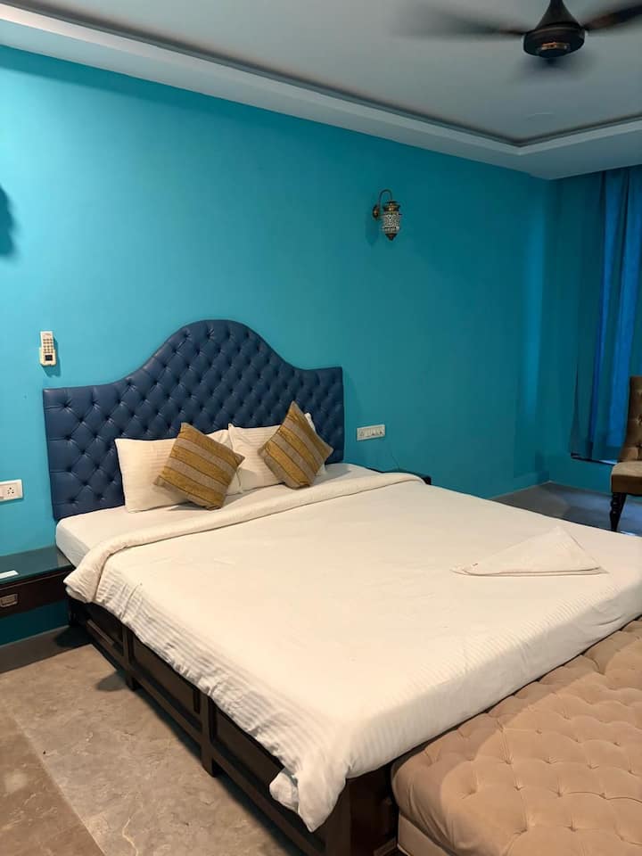 The Azure Room. Waves Boutique Hotel, Ganpatipule - Ganpatipule