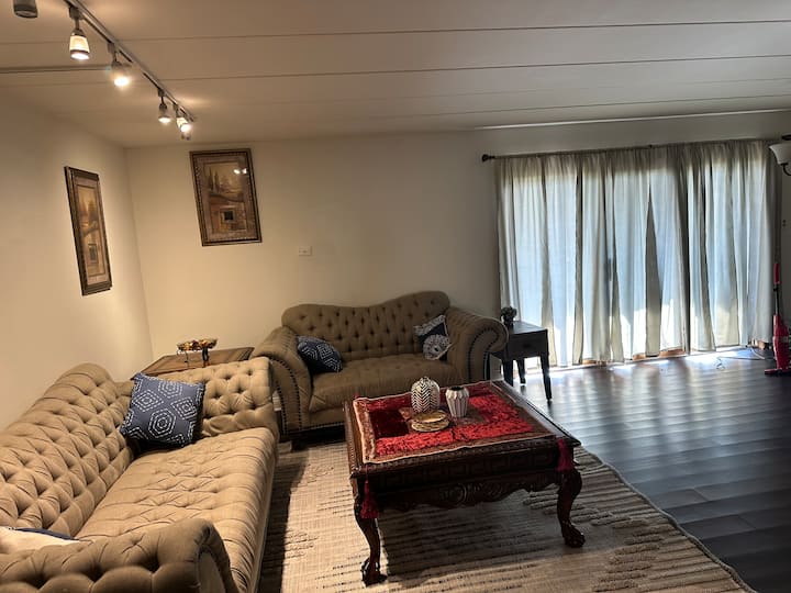 First Floor Condo, 2 Bedroom, 2 Bathroom, Balcony. - Worth, IL