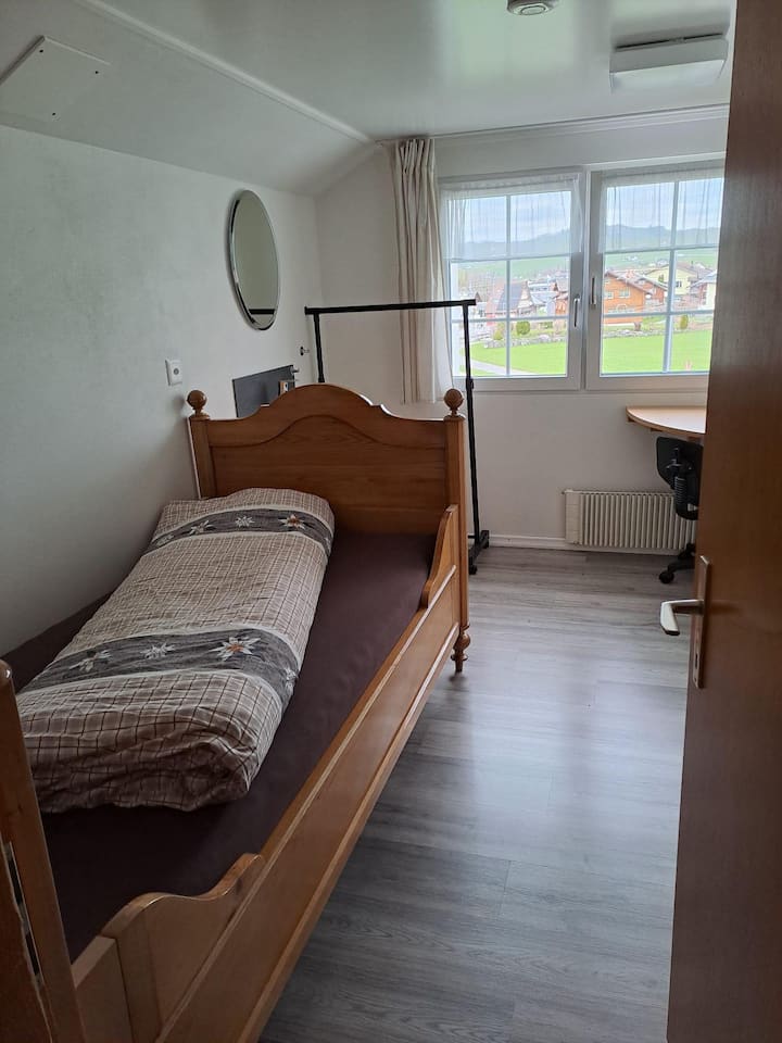 Rustikales Einzelzimmer Mit Etagen Dusche - Appenzell