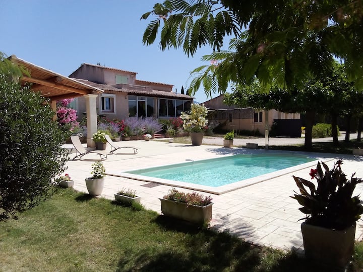 Gîte Les Mûriers Avec Piscine Partagée En Luberon - Villars