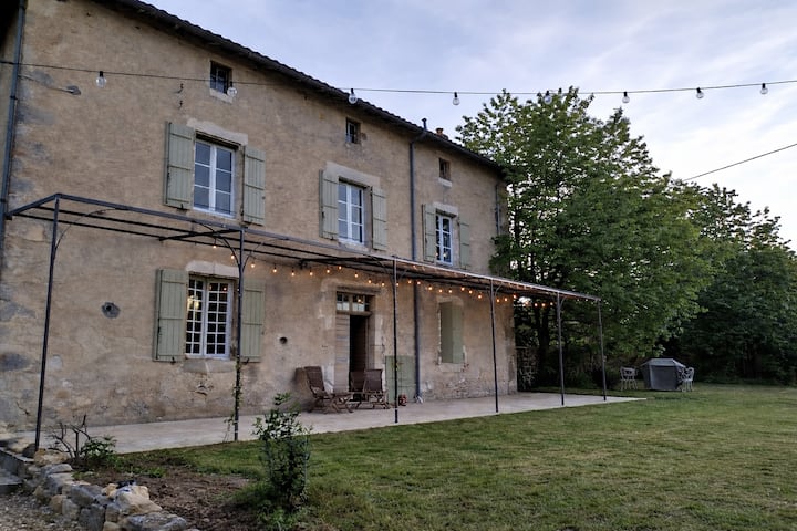 Maison Familiale Avec Piscine, Rivière Et Vélos - Charente